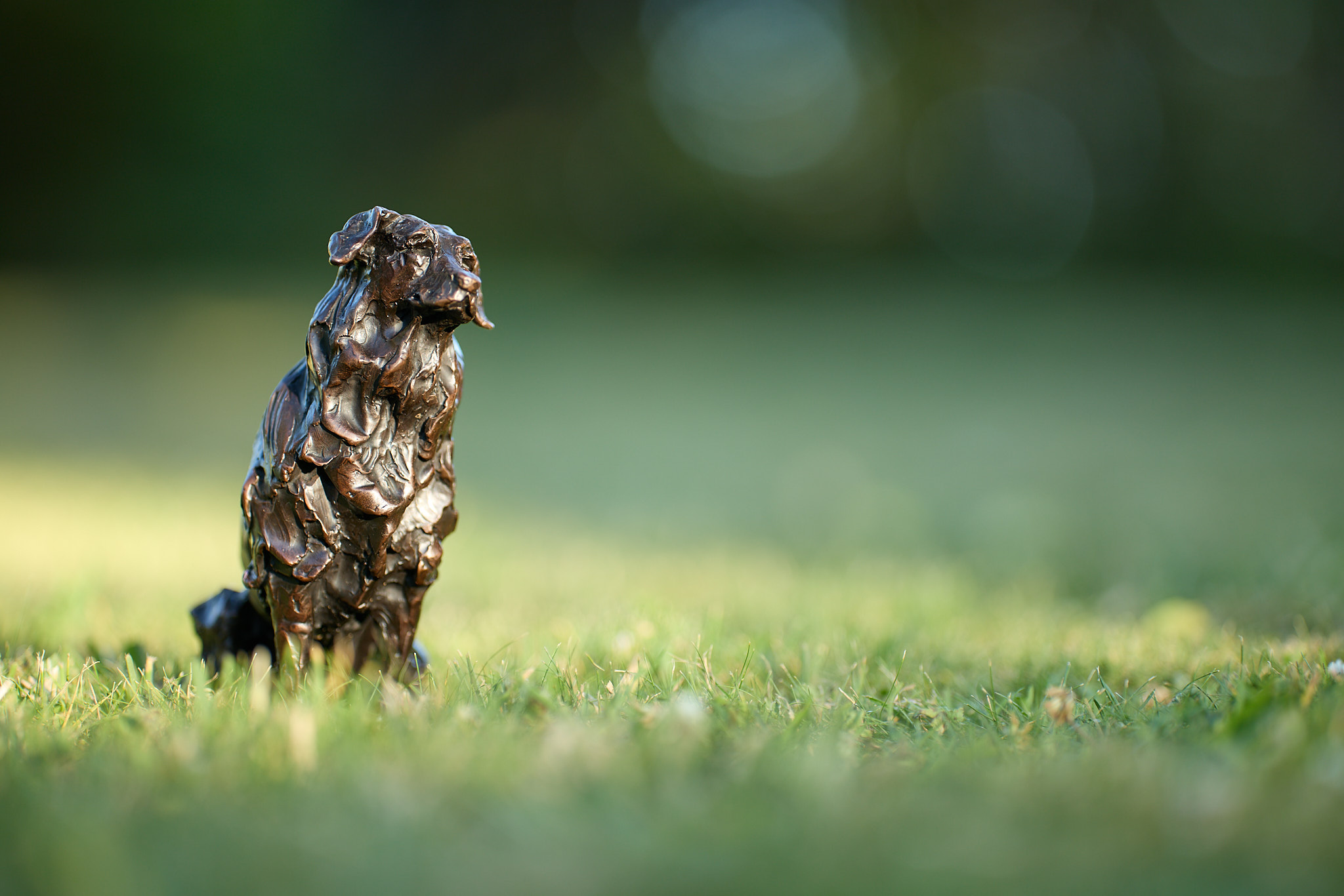 INTELLIGENT CHARM - Sitting Labrador/Collie Cross - Jane Shaw Sculpture